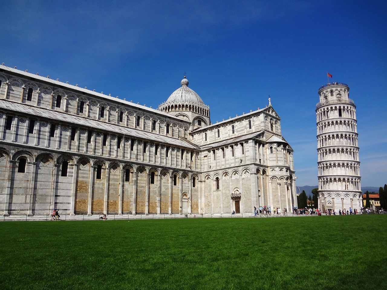 イタリアを代表する世界遺産の「ピサのドゥオモ広場（Piazza del Duomo, Pisa）」| Kimini英会話