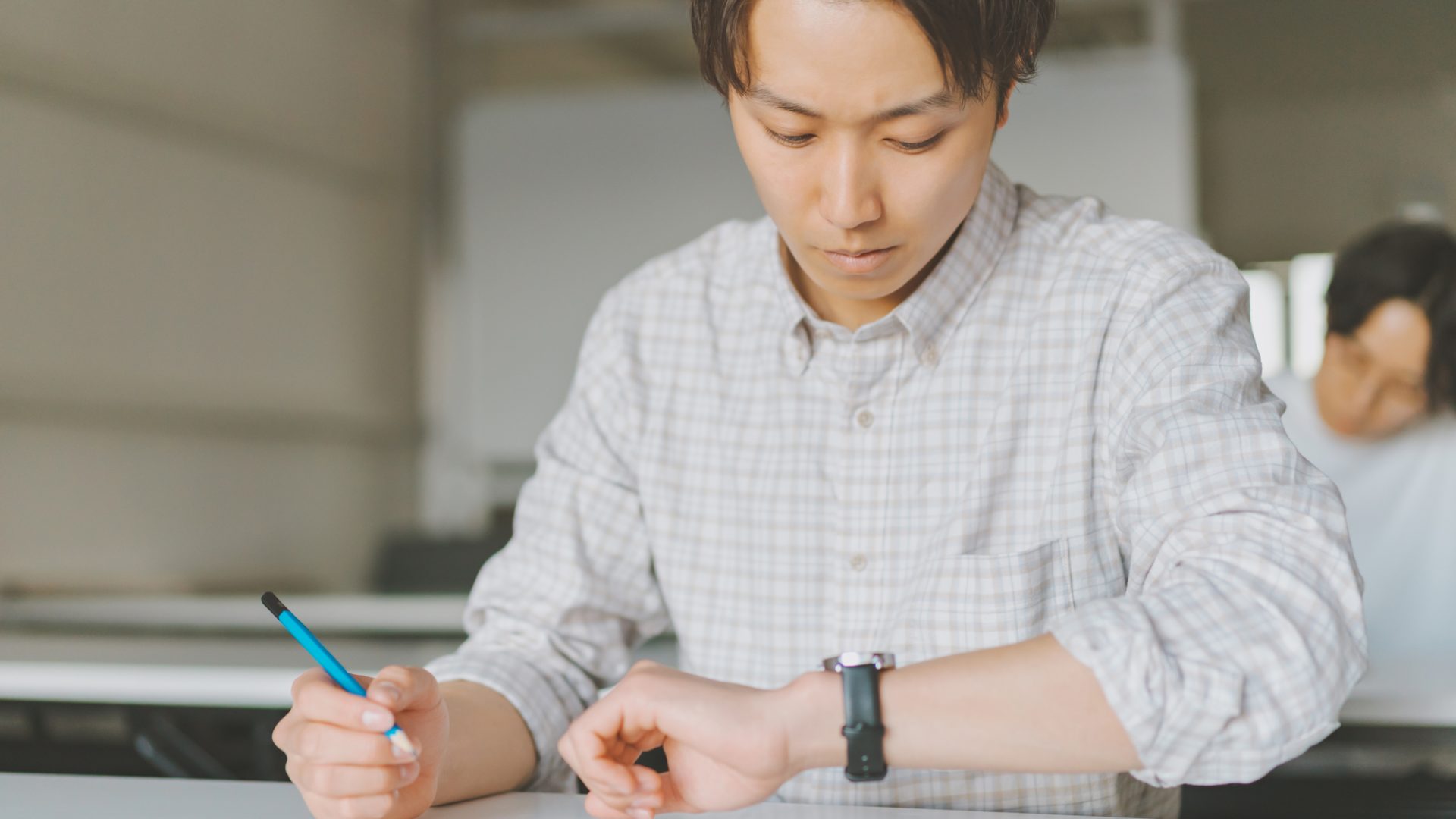 TOEICは何時間？本番スケジュール・各パートの時間配分・集合時間まで完全ガイド| Kimini英会話